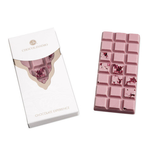 Ruby-Schokolade mit gefriergetrockneten Himbeeren
